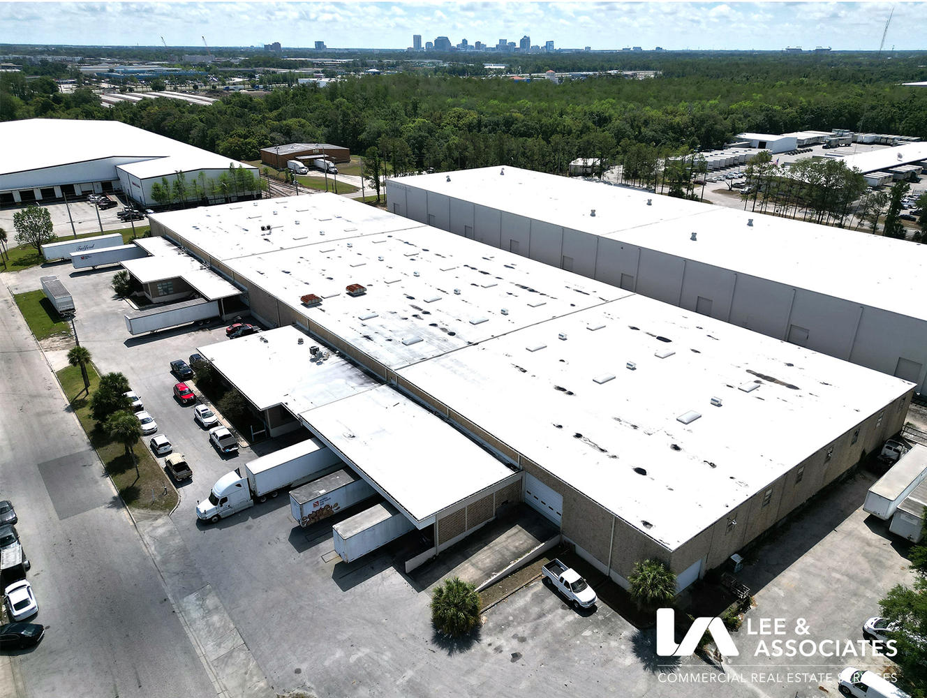 Free-Standing Building with Yard - TotalCommercial.com